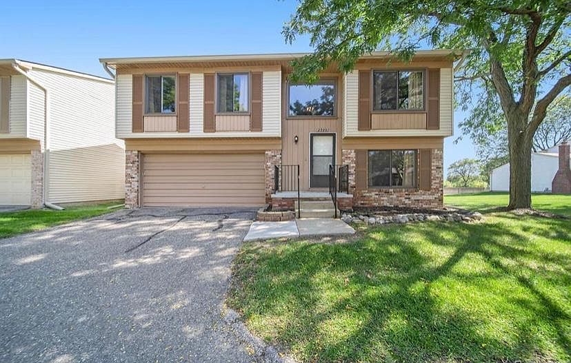 2920 Roundtree Dr, Troy, MI 48083 | Zillow