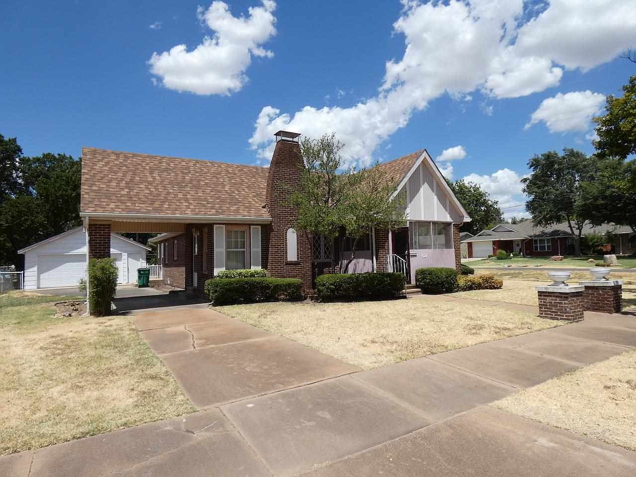 621 9th St, Snyder, OK 73566 | Zillow