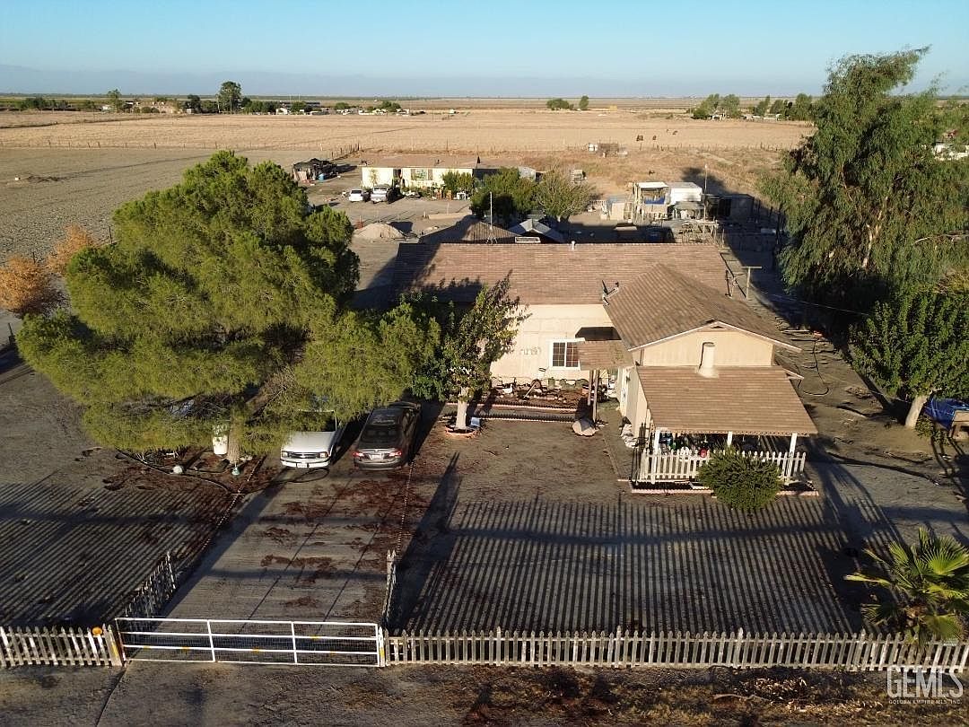 3810 Young Rd, Earlimart, CA 93219 | Zillow