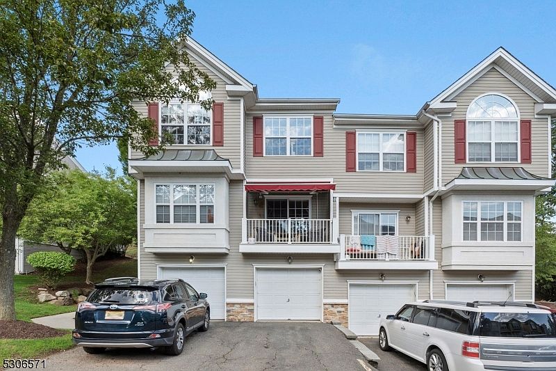 91 Lakeview Ct, Pompton Lakes, NJ 07442 | Zillow