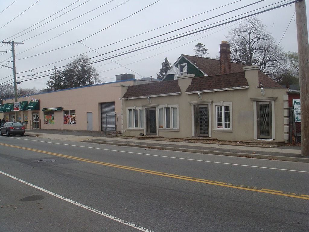 1823 Newbridge Rd, Bellmore, NY 11710 | Zillow