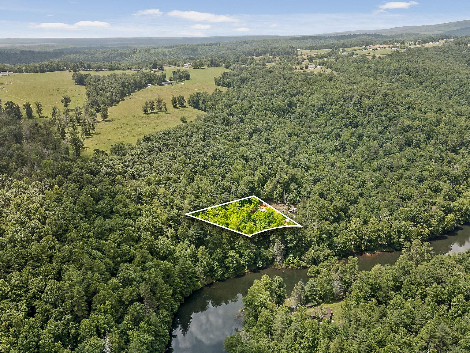 279 Bear Den Trl, Grandview, TN 37337 | MLS #1515816 | Zillow