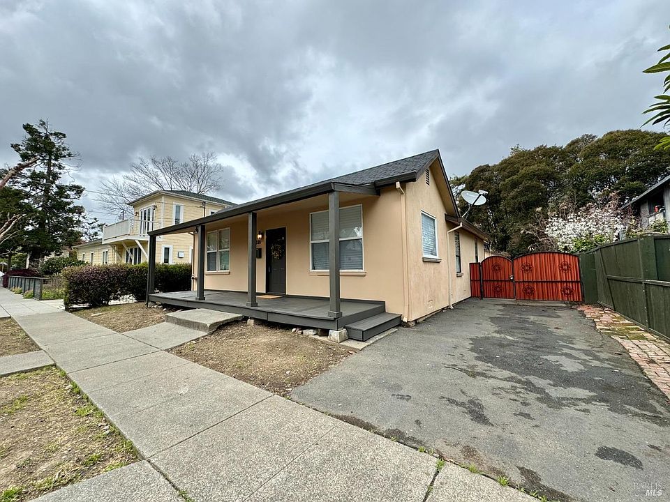 1036 Pine Street, Napa, CA 94559 | Zillow