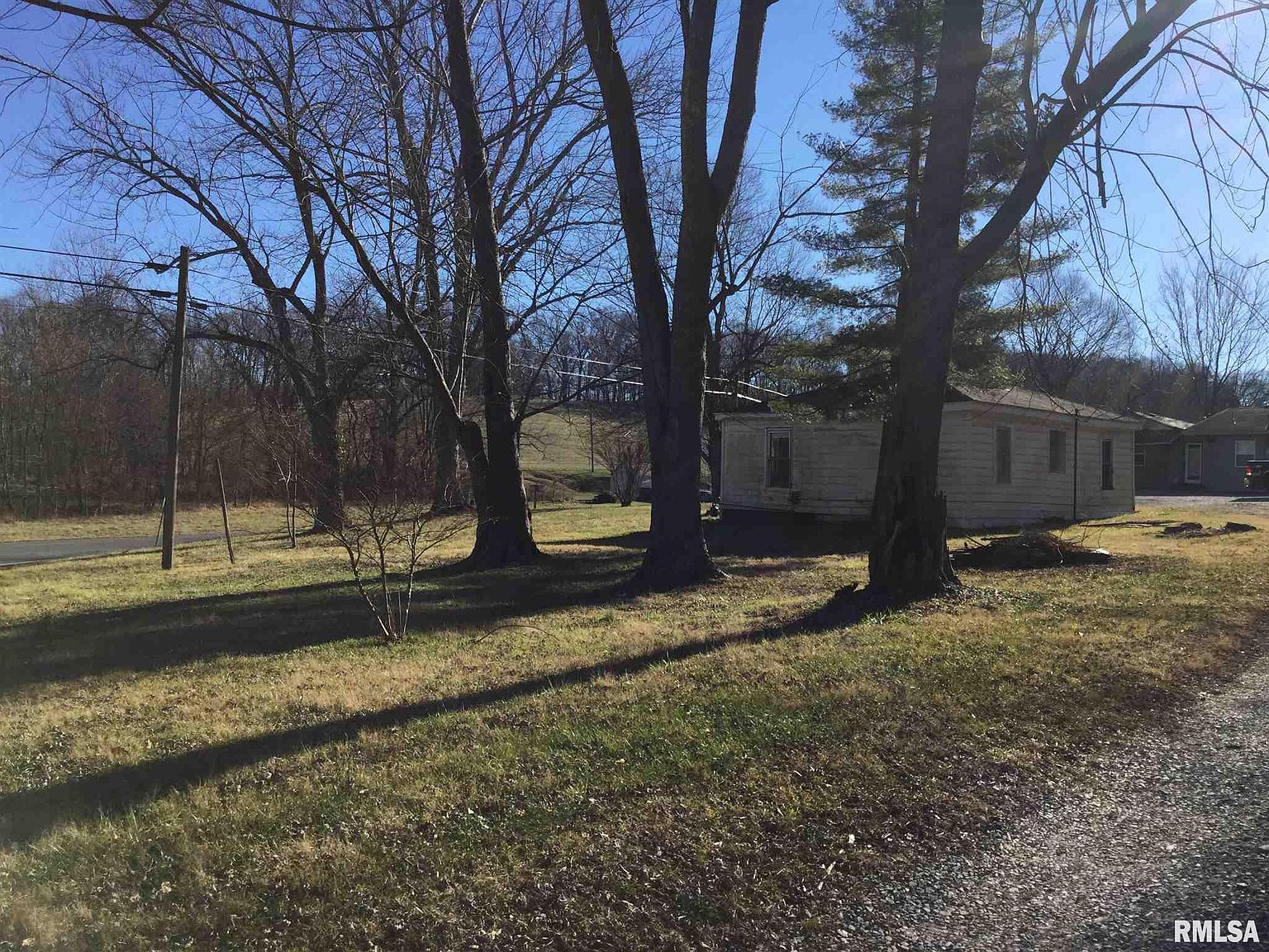 452 Oak St, Cobden, IL 62920 | Zillow