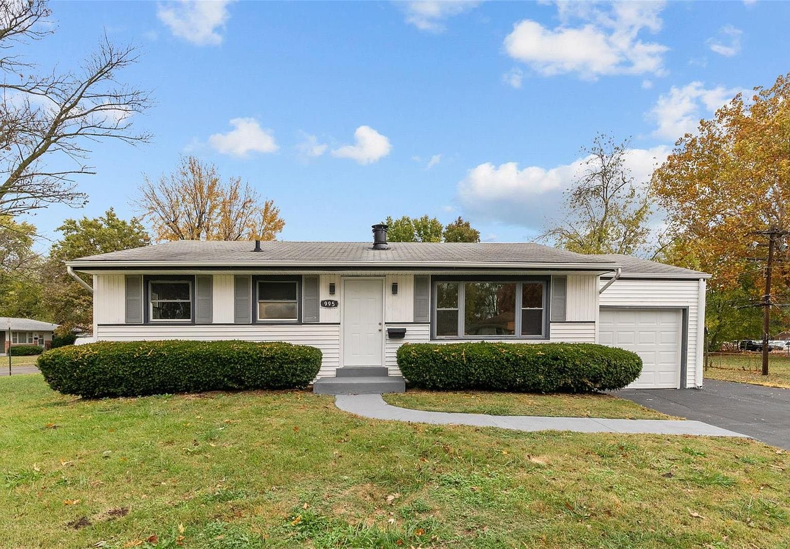 995 Lindsay Ln Florissant Mo 63031 Zillow