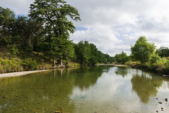 20 River Bluff Cir, Pipe Creek, TX 78063 | Zillow