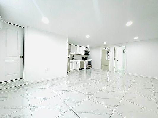 2832 W 15th St #1F, Brooklyn, NY 11224 | Zillow