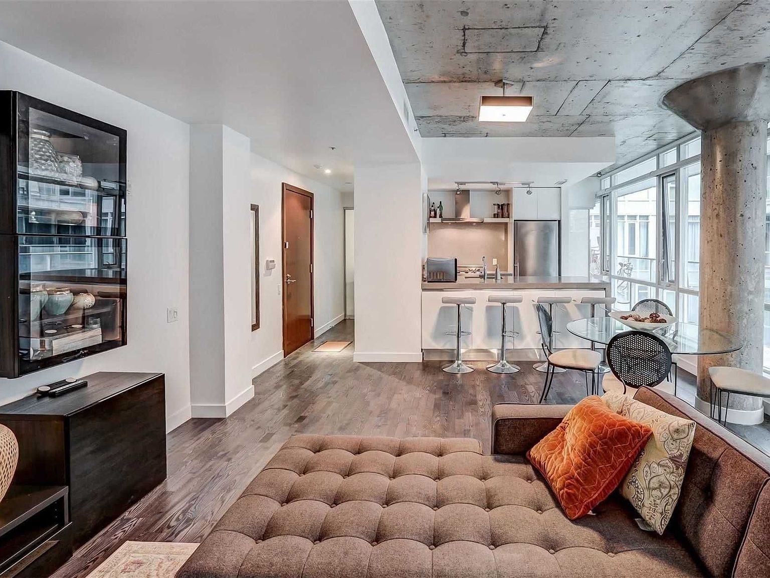 75 Portland St Unit 720, Toronto, ON M5V 2M9 | Zillow