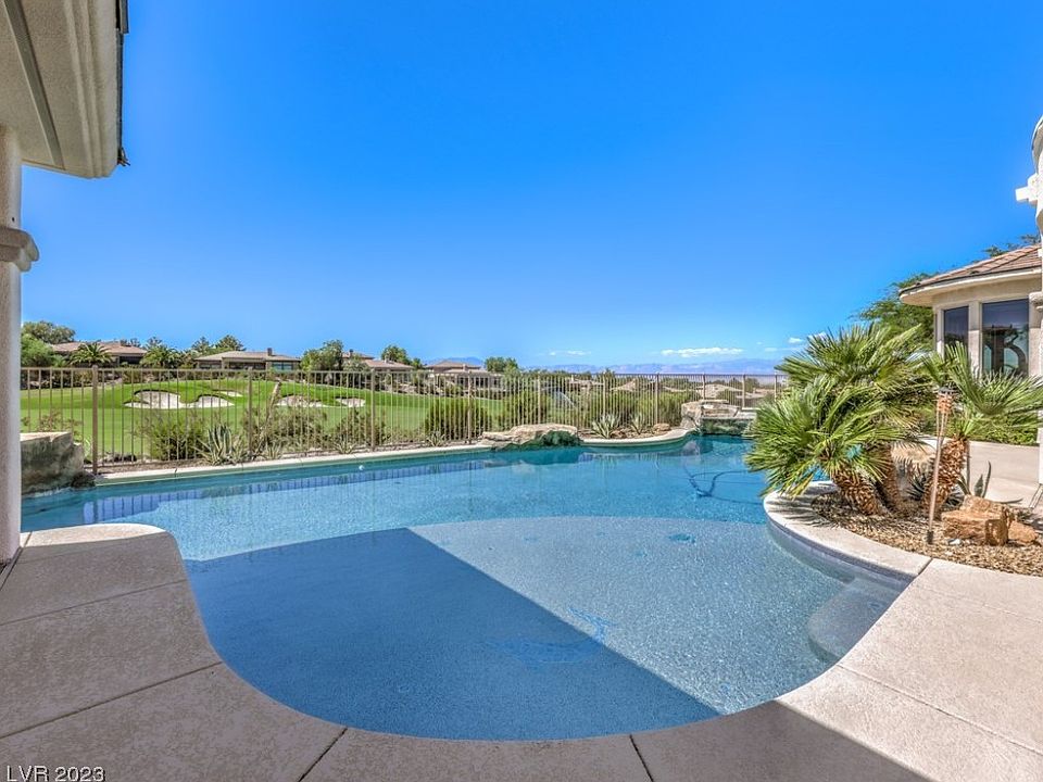 19 Club Vista Dr, Henderson, NV 89052 | MLS #2526438 | Zillow