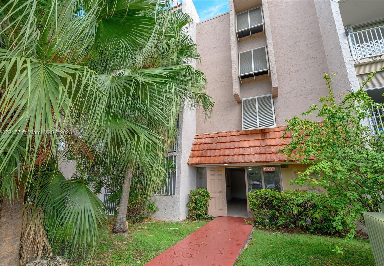 8501 NW 8th St APT 105, Miami, FL 33126 | Zillow