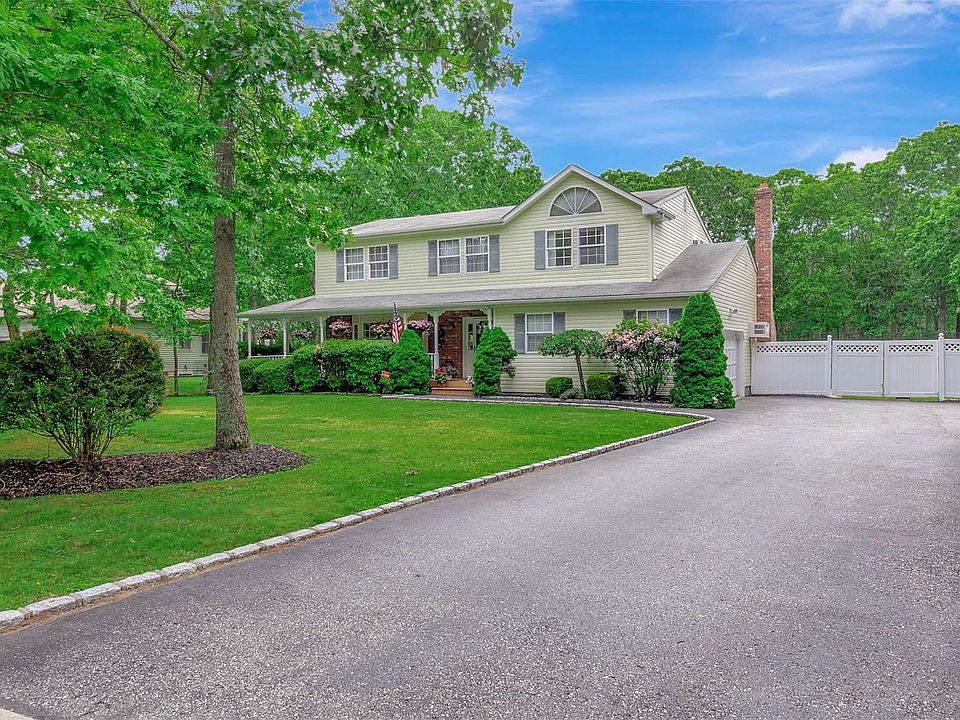 34 Carmen View Drive, Shirley, NY 11967 | MLS #3483461 | Zillow