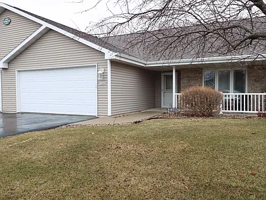 3100c Elk Ridge Dr Oshkosh WI | Zillow