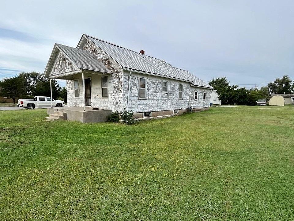 221 S Pearlette St, Meade, KS 67864 | Zillow