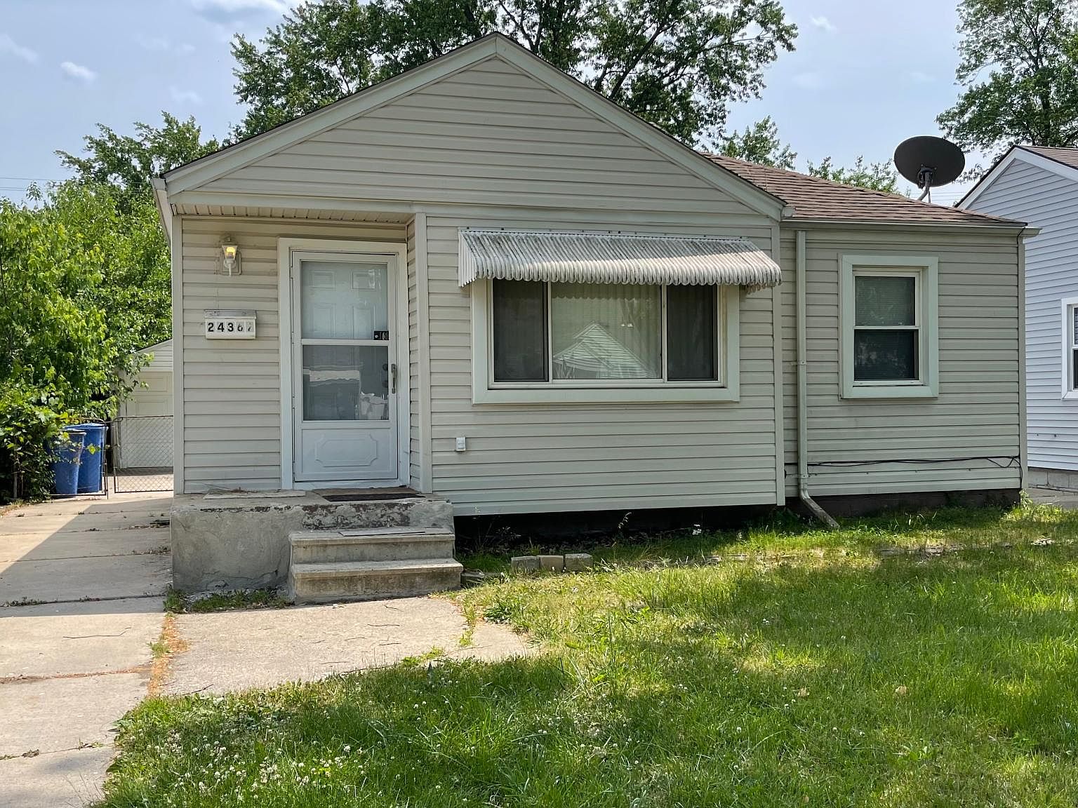24367 Hopkins St, Dearborn Heights, MI 48125 | Zillow