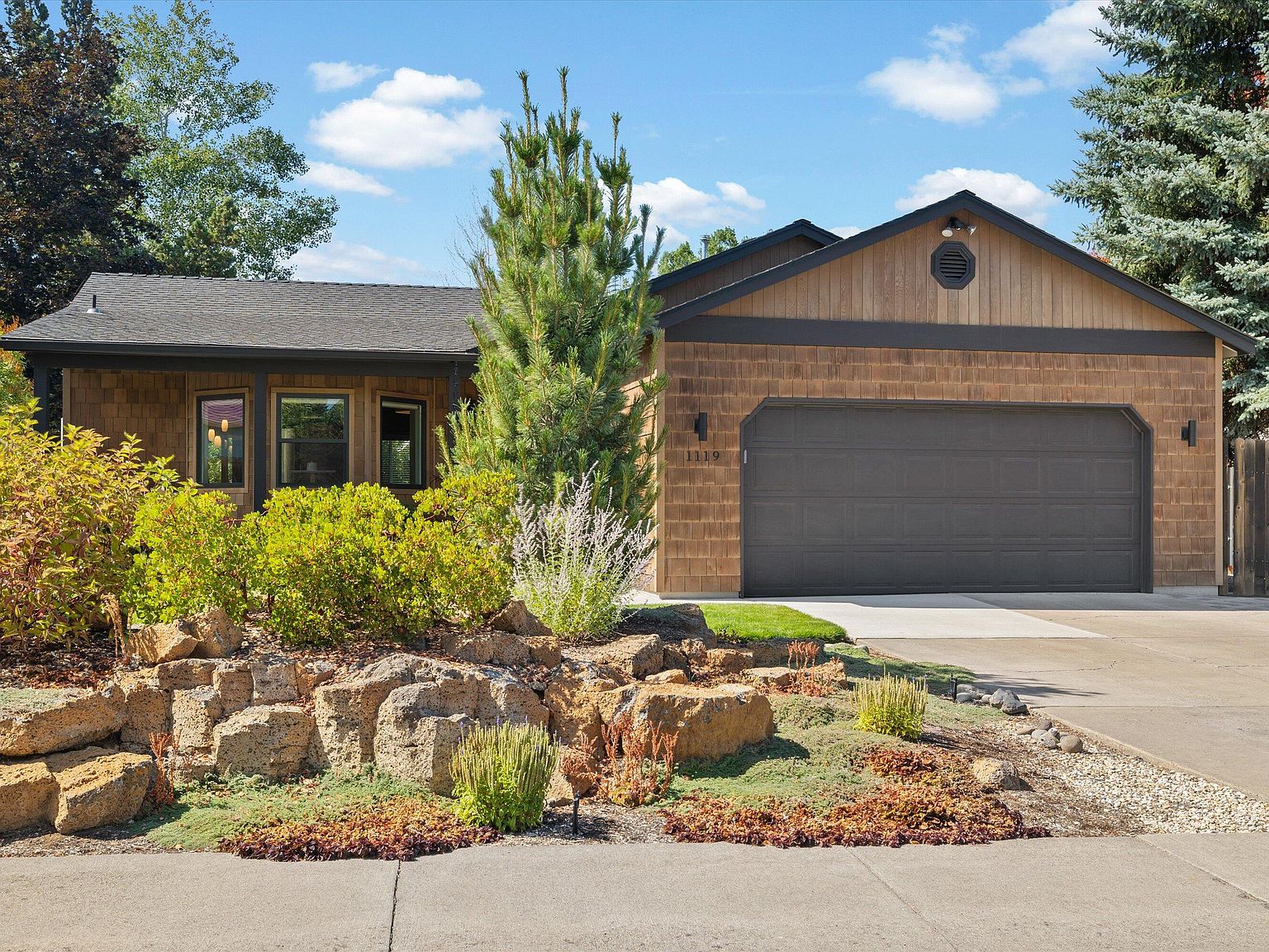 1119 SW Ellenhurst Pl, Bend, OR 97702 | MLS #220170932 | Zillow