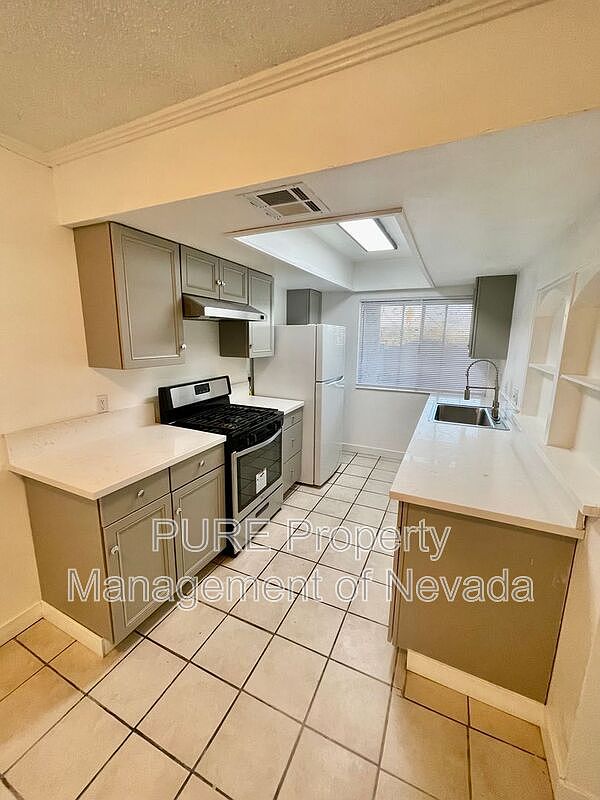 1405 Vegas Valley Dr BUILDING 233-23, Las Vegas, NV 89169 | Zillow