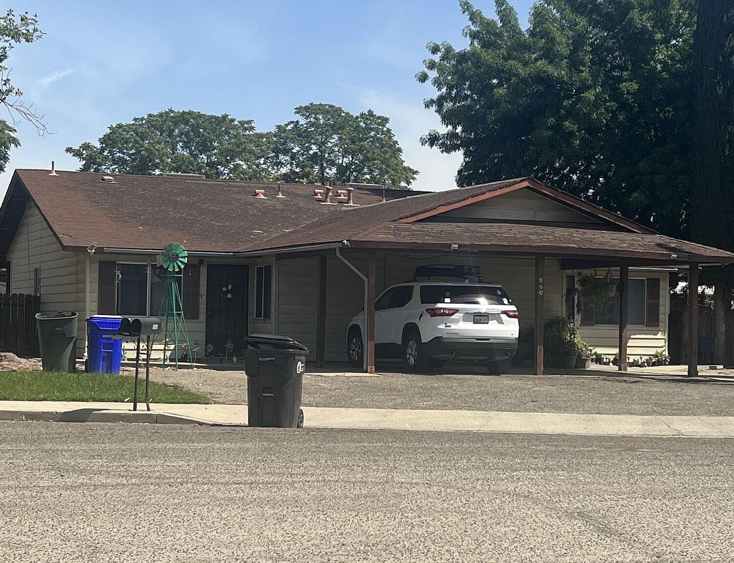 860 Clinton Lane, Porterville, CA 93257 | Zillow