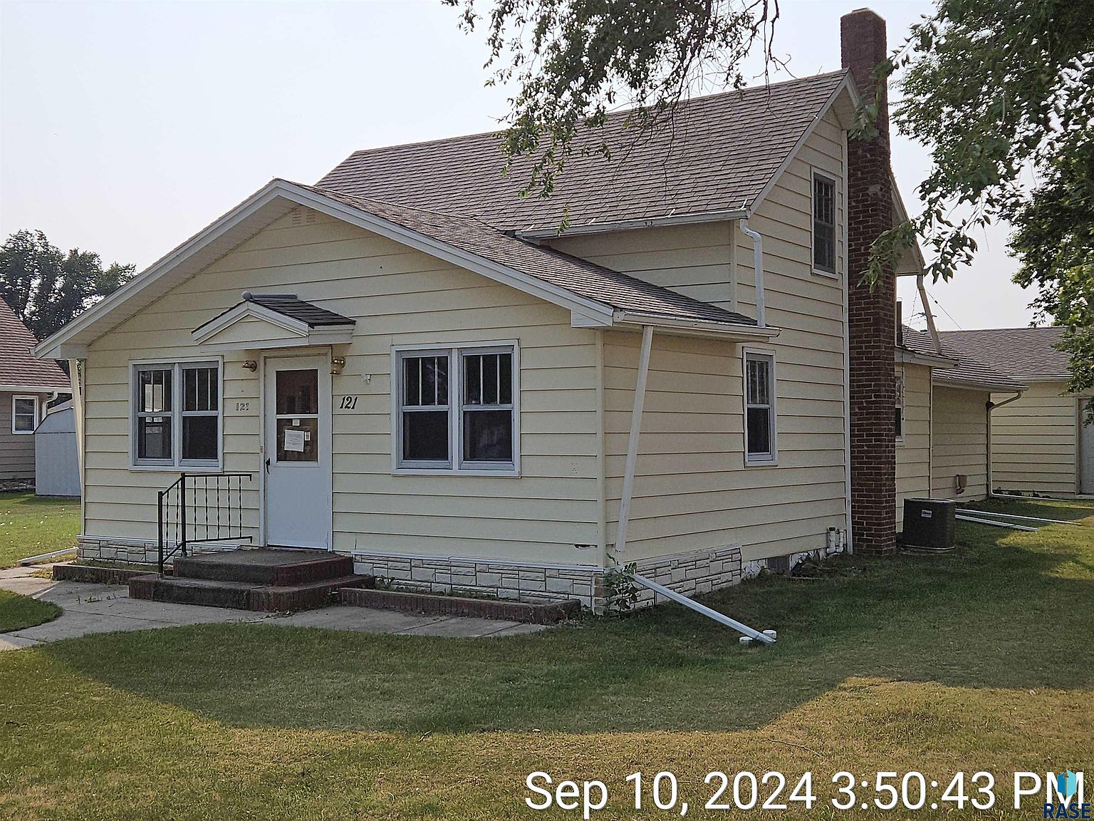 121 5th St, Ipswich, SD 57451 | Zillow