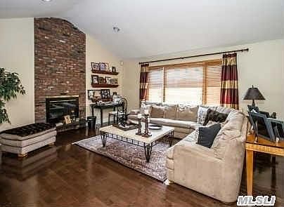 2145 Ellen Dr, Merrick, NY 11566 | Zillow