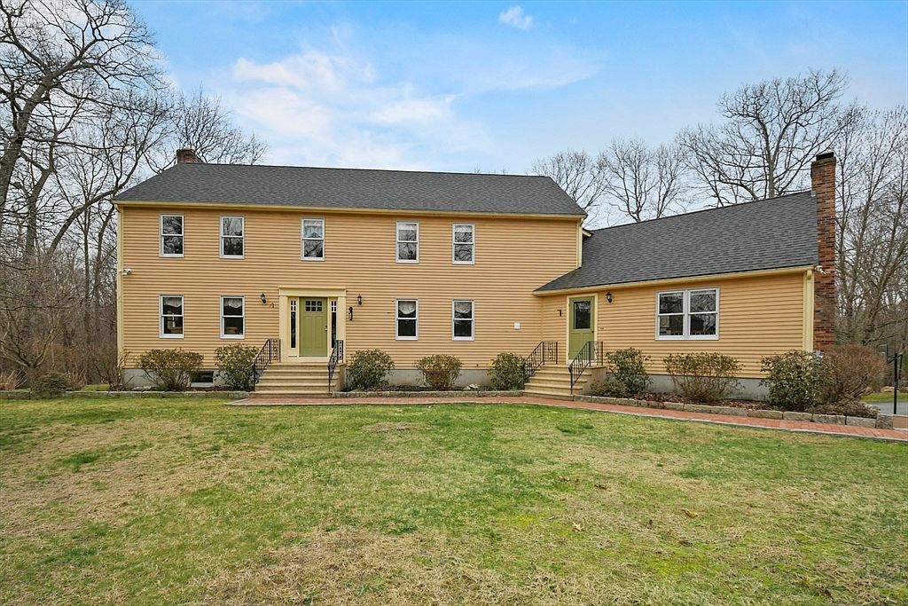 151 Heights Of Hill St, Northbridge, MA 01534 | Zillow