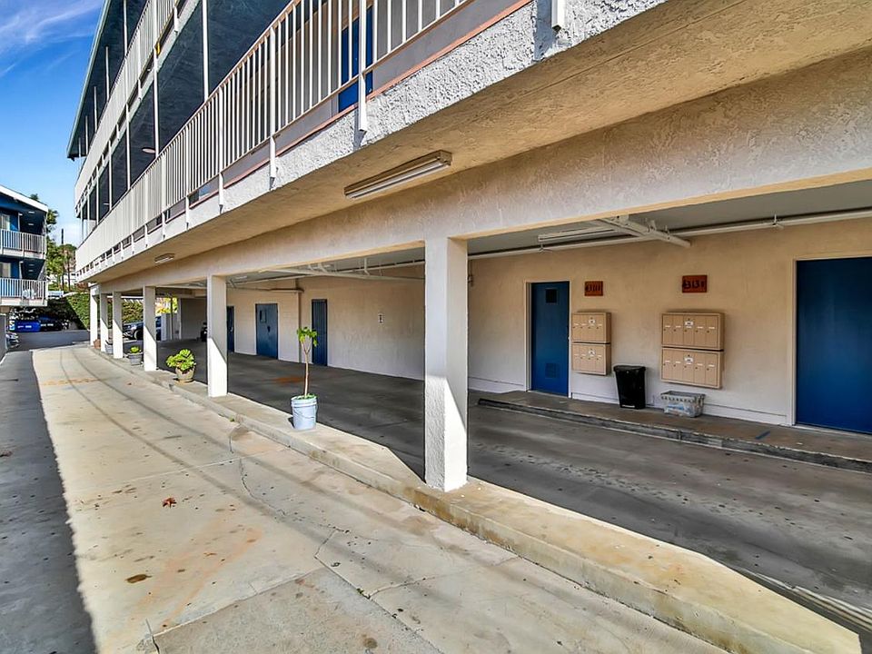 4311 Toland Way Los Angeles CA | Zillow