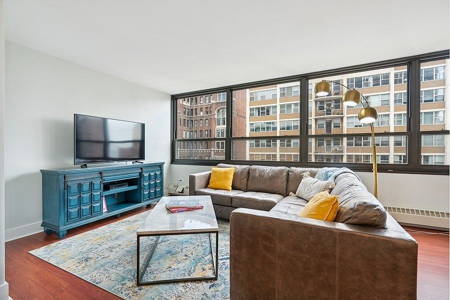 33 E Cedar St Chicago, IL, 60611 - Apartments for Rent | Zillow