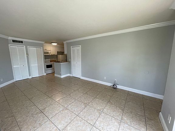 185 Santa Clara Dr APT 8, Naples, FL 34104 | Zillow