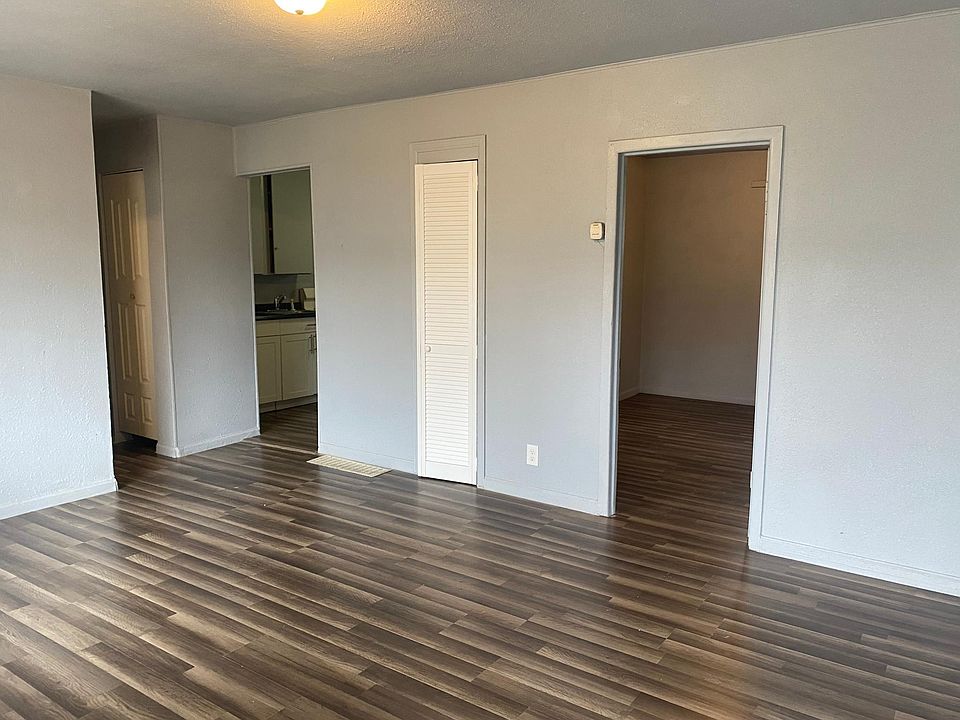 2105 E 5th St APT 2, Pueblo, CO 81001 | Zillow