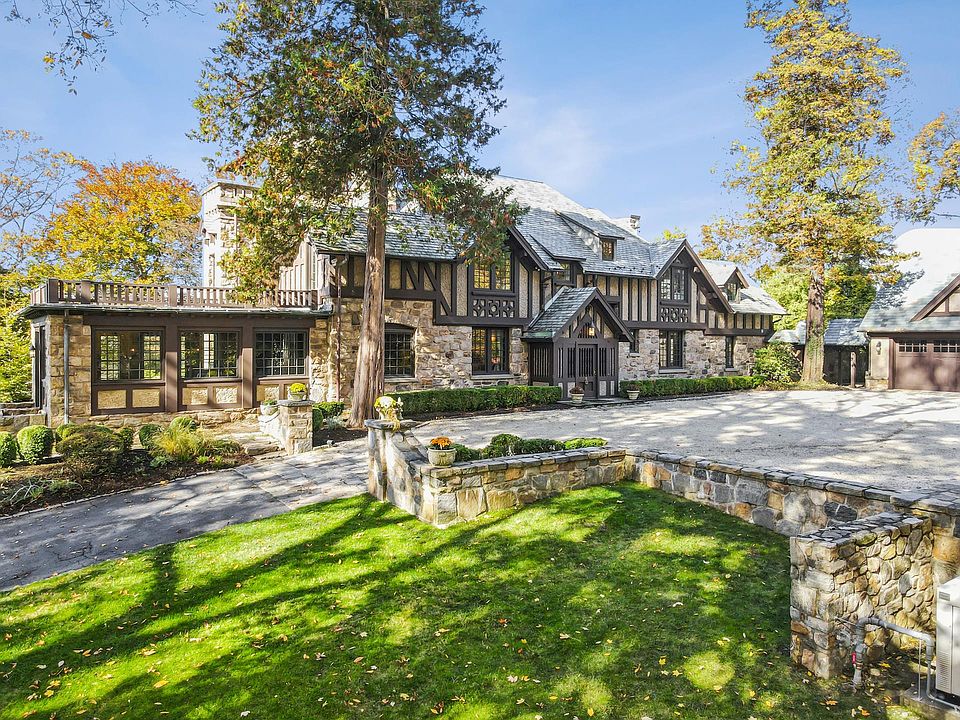 47 Carriglea Dr, Riverside, CT 06878 | Zillow