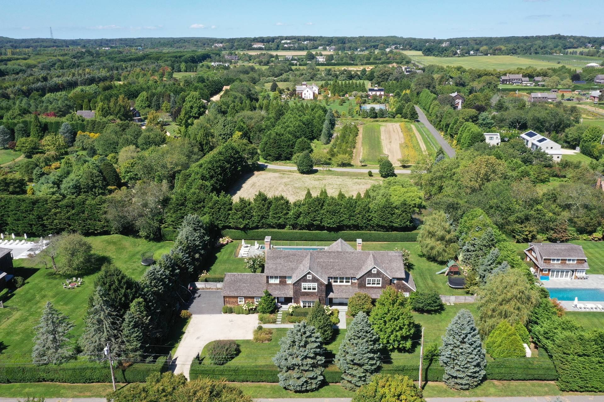 36 Chase Ct, Bridgehampton, NY 11932 | Out East