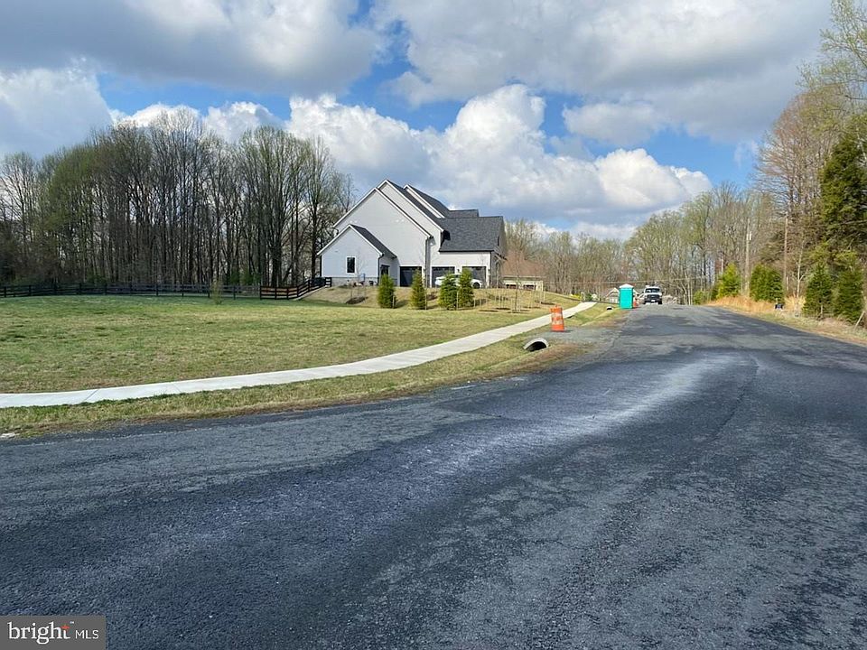 1037 Springvale Rd Great Falls VA | Zillow