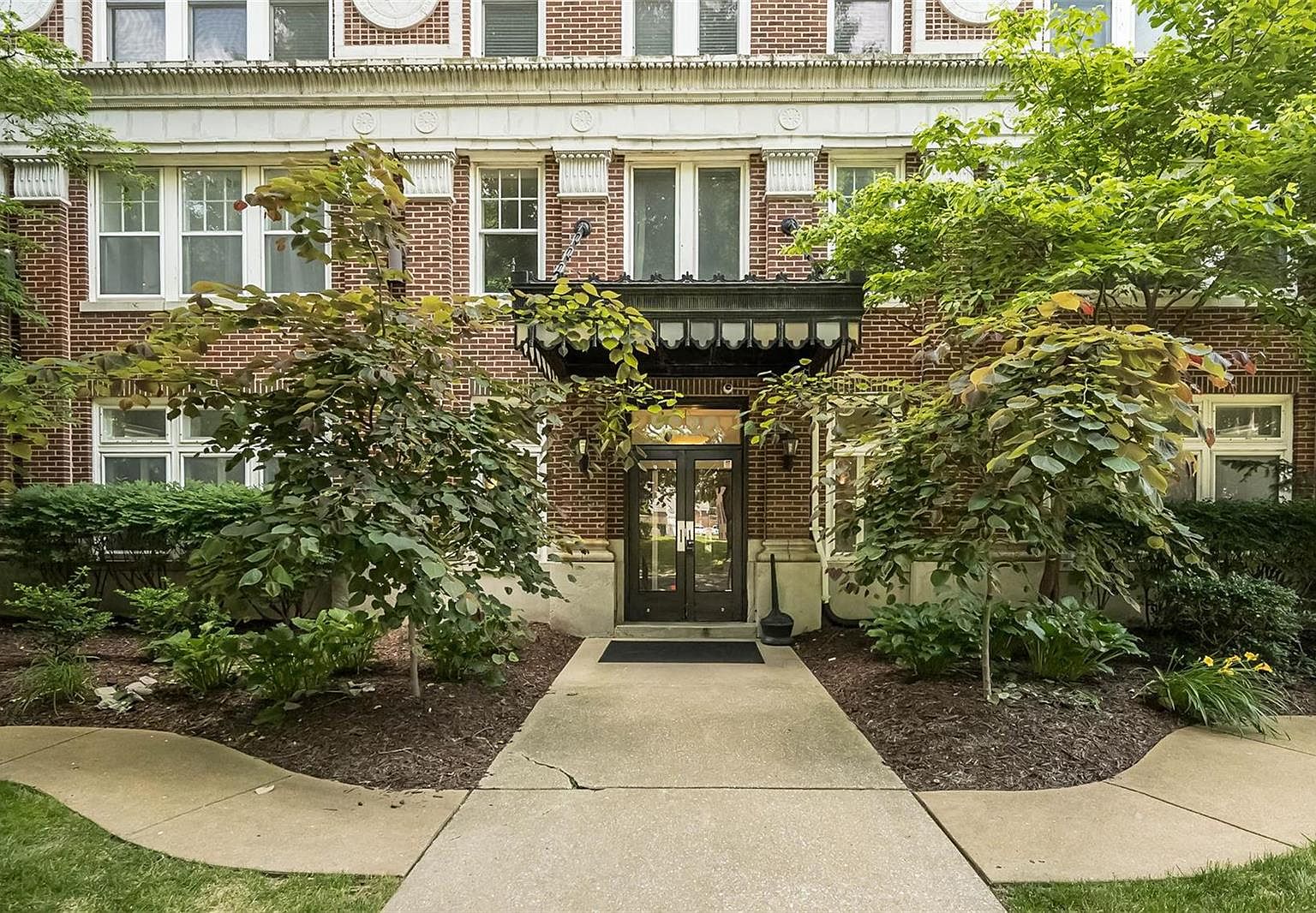 5330 Pershing Ave APT 305, Saint Louis, MO 63112 | Zillow