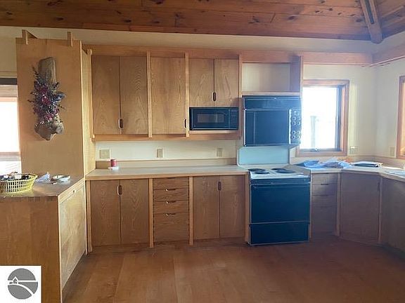 3292 W Pointe Rd, Kewadin, MI 49648 | Zillow