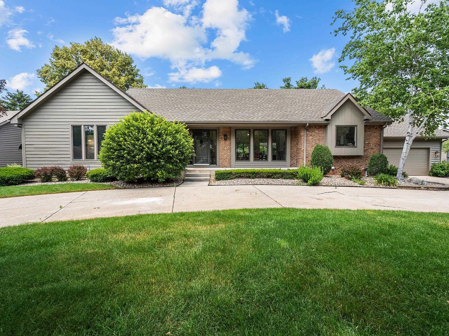16121 Covington Pkwy, Granger, IN 46530 | MLS #202321515 | Zillow