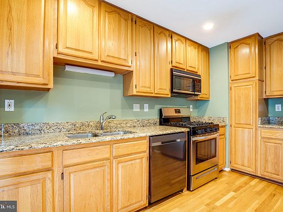 6113 George Baylor Dr, Centreville, VA 20121 | Zillow