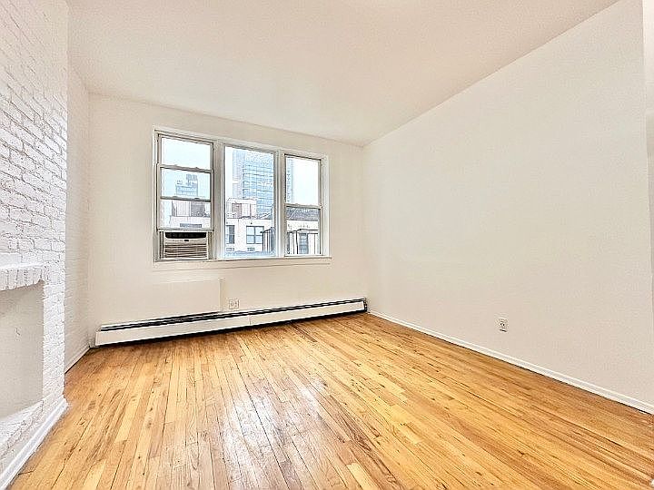 306 E 93rd St APT 3C, New York, NY 10128 | Zillow