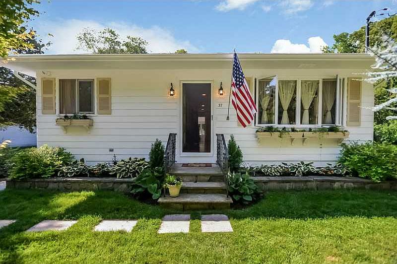 37 Spirketing St, Jamestown, RI 02835 | Zillow