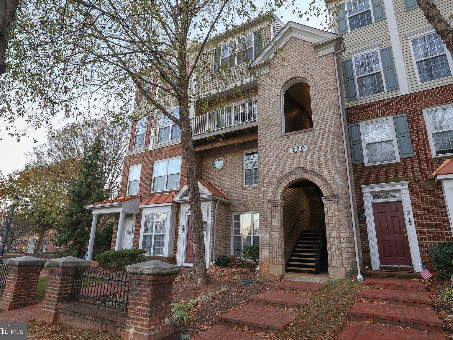 220 Fallsgrove Blvd UNIT 3, Rockville, MD 20850 | Zillow