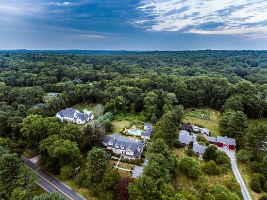 2272 Redding Rd, Fairfield, CT 06824 | Zillow