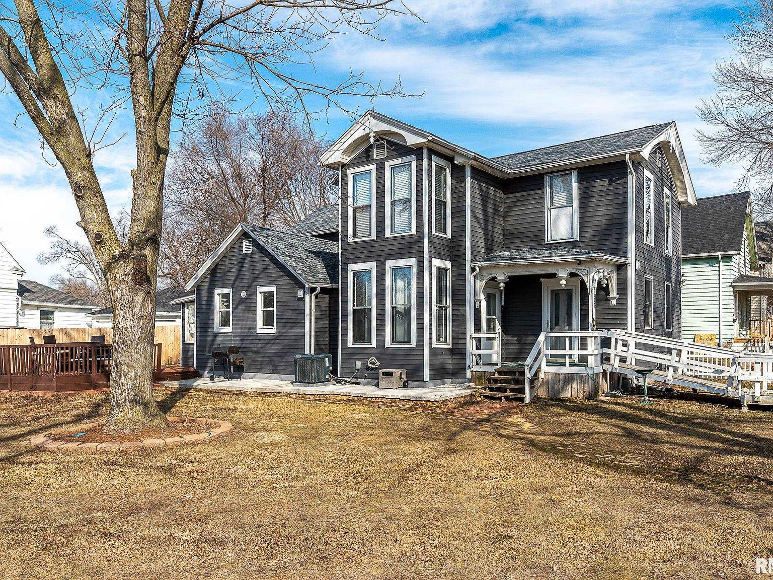 2202 Pershing Blvd, Clinton, IA 52732 | Zillow