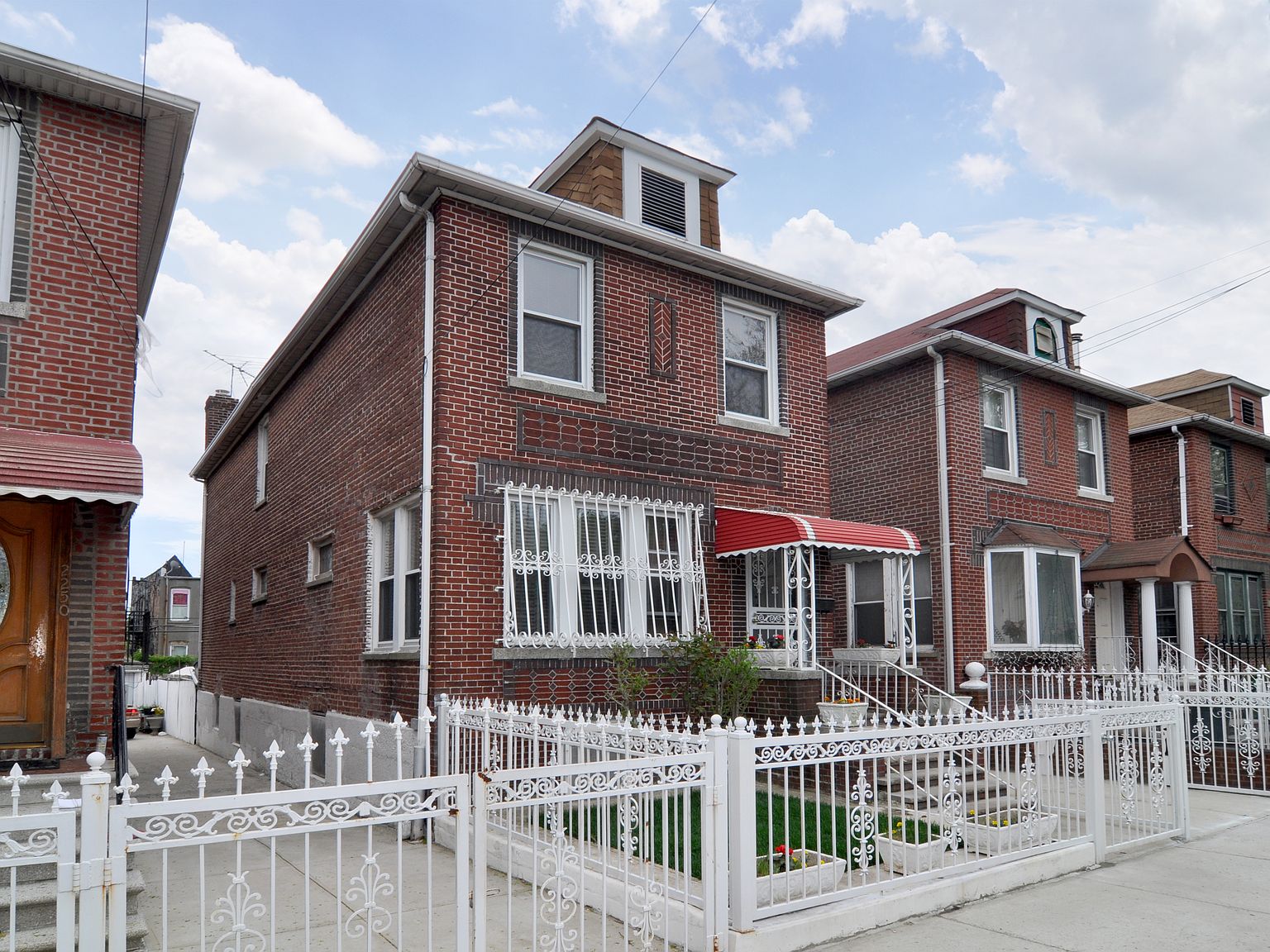 2248 Chatterton Ave, Bronx, NY 10472 | Zillow