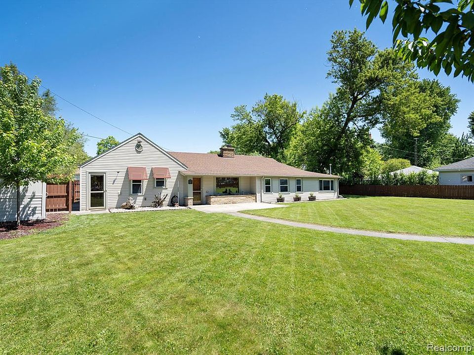 488 Little Ave, Cottrellville, MI 48039 | Zillow