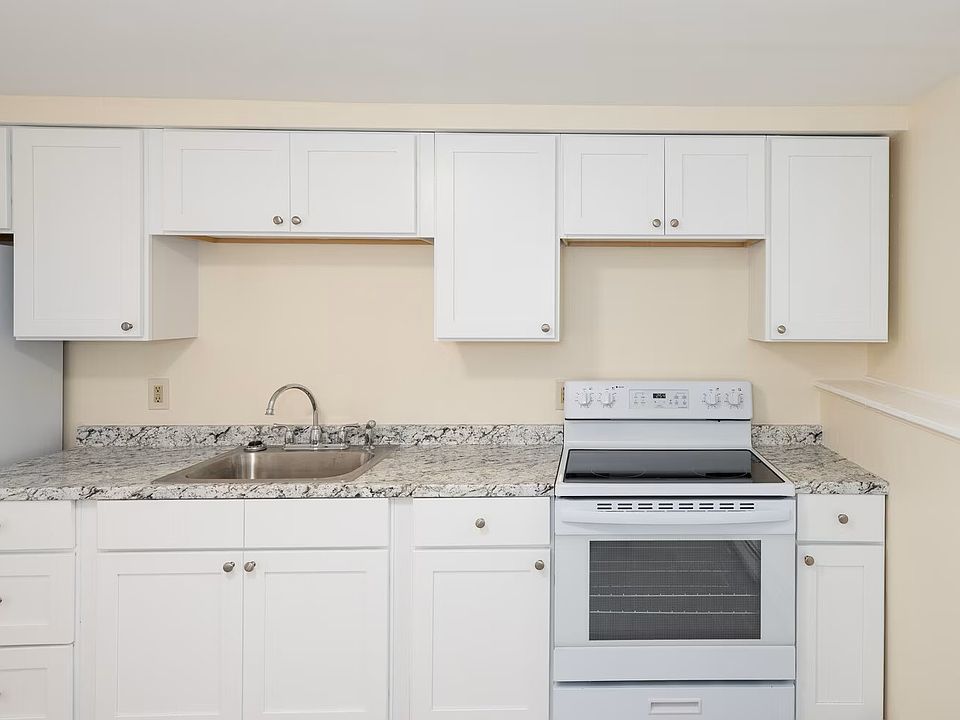Quarry Stone Apartments - 2 Lincoln St Milford MA (1 units available ...