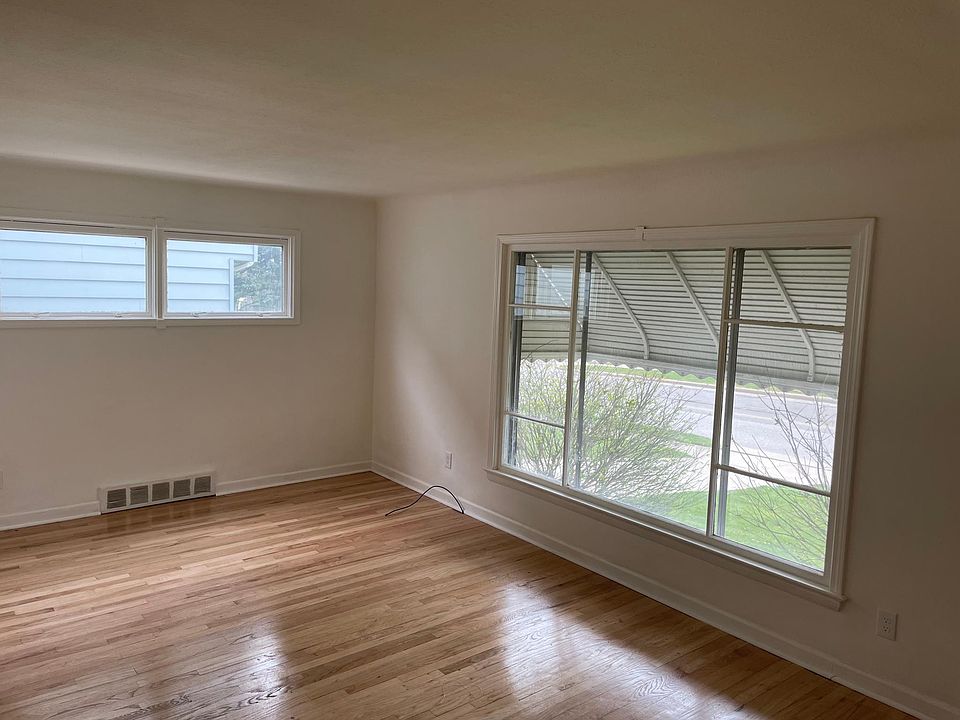 4633 Warner Rd #4633, Cleveland, OH 44125 | Zillow