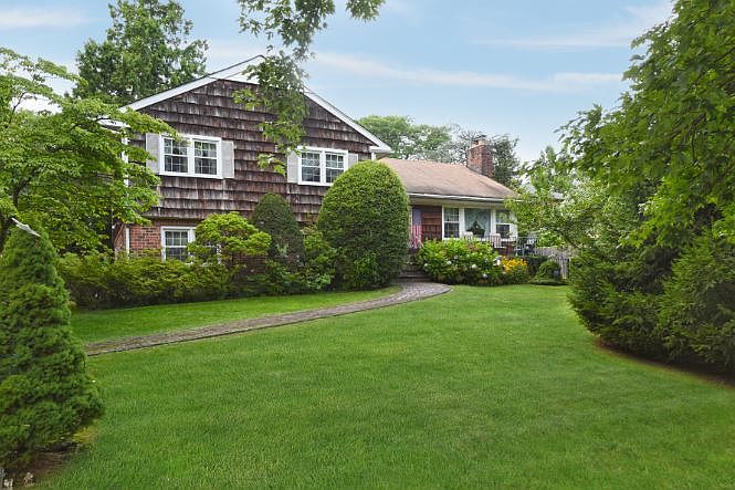 373 Manor Rd, Flushing, NY 11363 | Zillow