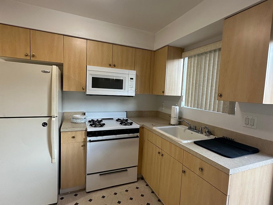 10 Cottonwood Ct #1, Staten Island, NY 10308 | Zillow