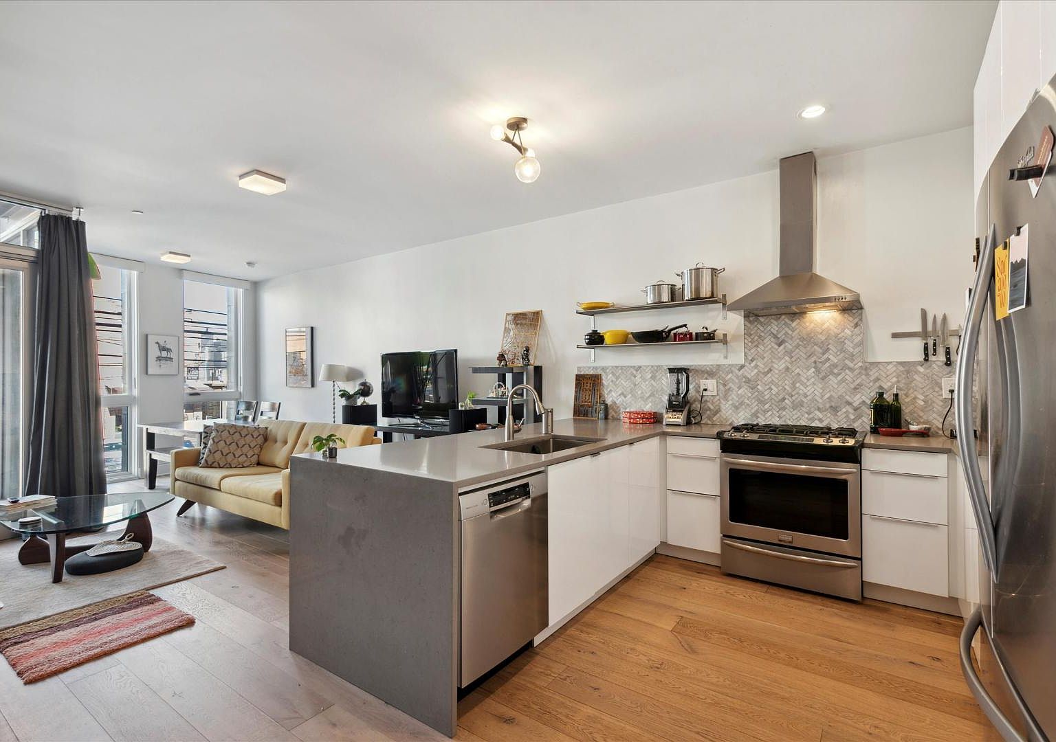 807 N 2nd St #2, Philadelphia, PA 19123 | Zillow