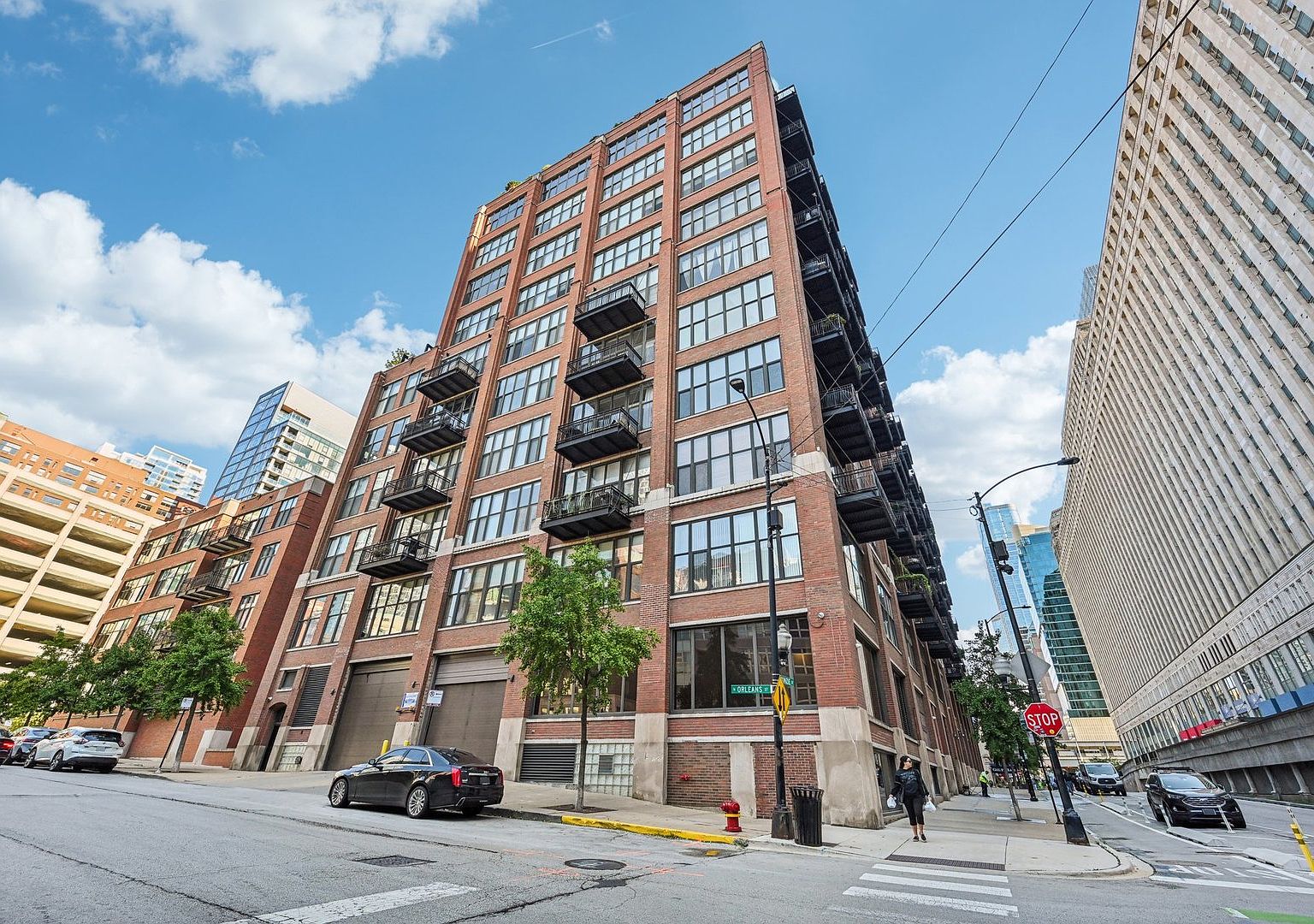 333 W Hubbard St APT 221, Chicago, IL 60654 | Zillow