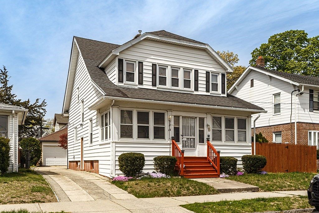 28 Meredith St, Springfield, MA 01108 | Zillow