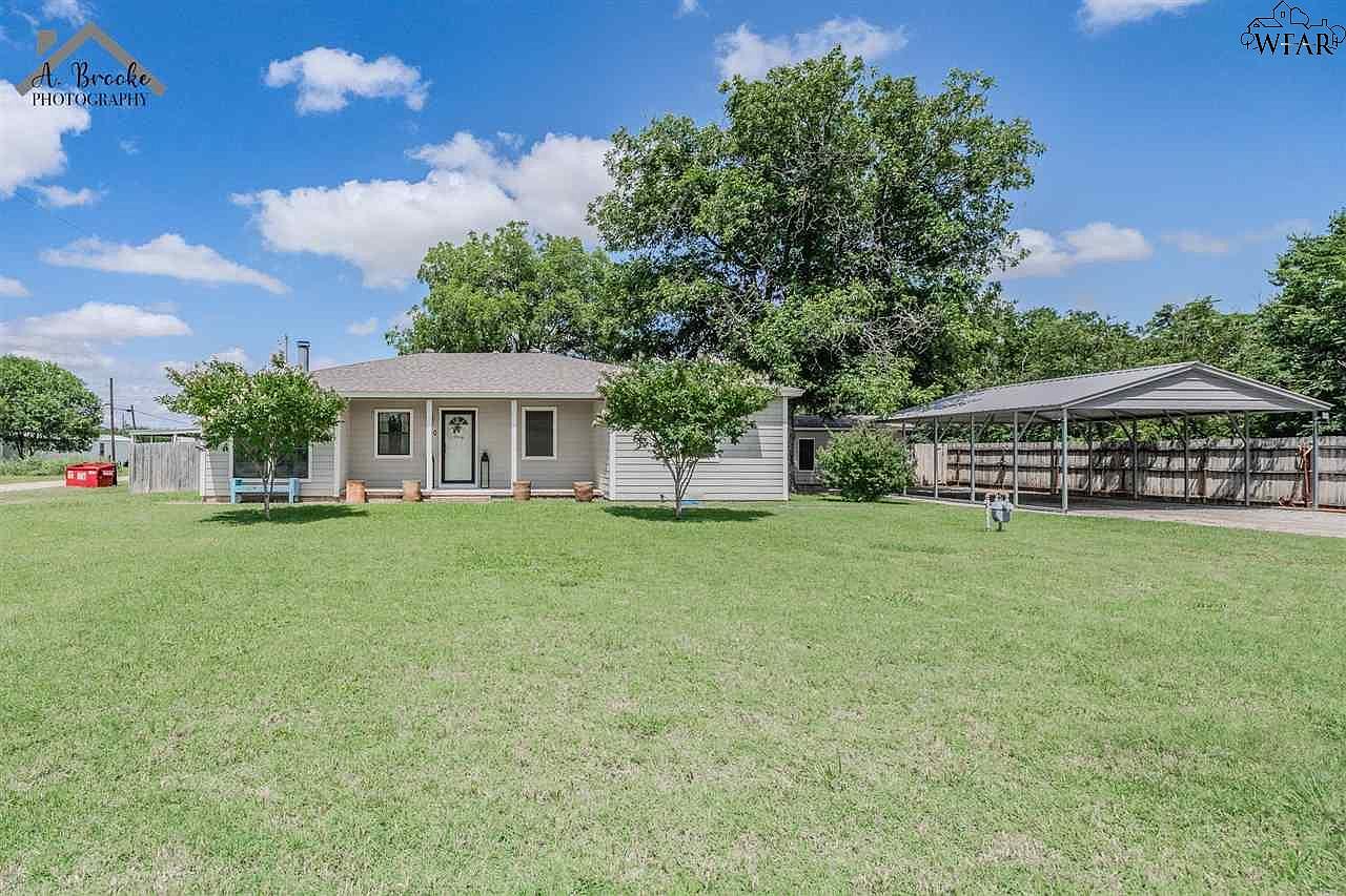210 N Walnut St, Petrolia, TX 76377 | Zillow